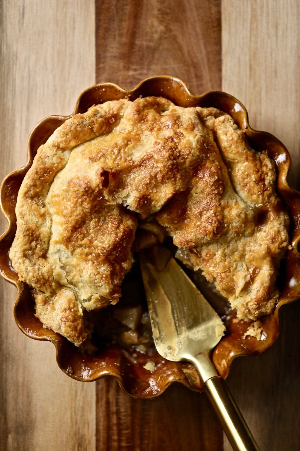 Brown Butter Apple Pie by MamaMiaMangia – Emile Henry USA